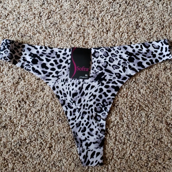 Intimates & Sleepwear | Snow Leopard Print Thong Panties Xl | Poshmark